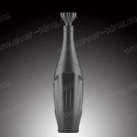 China Fast Delivery Vodka Black Liquor Glass Bottle Empty Clear 700ml for sale