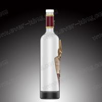 China 500mL Liquor Vodka Glass Bottles With Shield Shaped Metal Label for sale