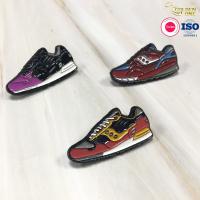China Souvenir Gift Sneaker Lapel Pin , Black Nickel Zinc Alloy Enamel Pin Shoes Badge for sale