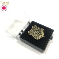 China USA Art Anime Custom Gold Lapel Pins Shiny Cute Soft Enamel Badge With Box for sale