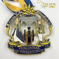 China Carnival Personalized Race Medals Zinc Alloy Karnevalsorden Spinner With Lanyard for sale