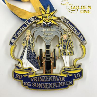 China Carnival Personalized Race Medals Zinc Alloy Karnevalsorden Spinner With Lanyard for sale
