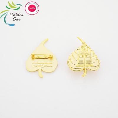 China Leaf Shape Shiny Gold Plated Metal Zinc Alloy Lapel Pin Custom Logo Soft Enamel Offset Print Brooch for sale