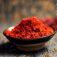 China 8 Mesh Spicy Crushed Chilli Peppers 25kg/Ctn Stored In Cool And Dry Place Without Stem for sale
