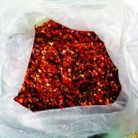 China Finely Ground Spice Hot Dehydrated Tianjin Chili Crush Perfect Food Additive for sale