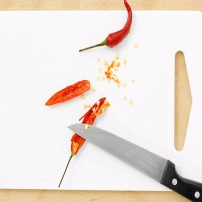 China Spicy 4-7cm Red Crushed Chili Flakes with Vitamin C for sale