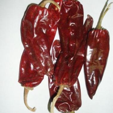 China Crispy dried hot chillies processed carefully with no allergen information ensuring consistent texture and flavor for sale