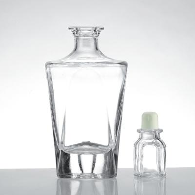 China Base Material Glass Custom Color 350ml 550ml Square Glass Bottle for Fancy Vodka Liquor for sale