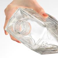 China 375ml 500ml 700ml 750ml Glass Whisky Bottle for Customized Luxury Cosmetic Packing for sale