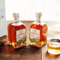 China 500ml 700ml 800ml Glass Bottle Custom Glass Bottle for Wine Whiskey Empty Square Bottle for sale