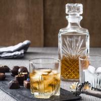China Decal Surface Handling Thick Bottom Vodka Whisky Sherry Glass Bottle for Custom Color for sale