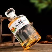 China Glass Collar Whisky Vodka Bottle with Cork Cover 750ml Capacity Customized Luxury for sale