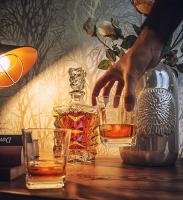 China Liquor Vodka Whiskey Wine Round Stackable Glass Bottle with 750ml Capacity for sale