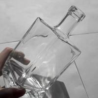 China Transparent Glass Whisky Bottle 700ml Capacity for Customized Bar and Personalized for sale