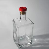 China Transparent Glass Whisky Bottle 700ml Capacity for Customized Bar and Personalized for sale