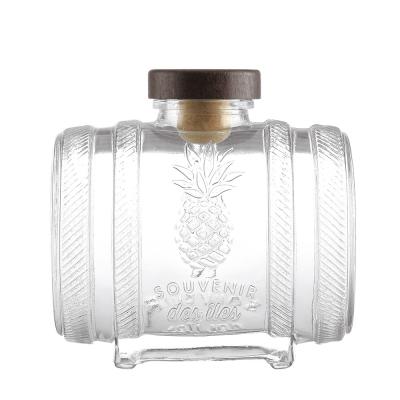 China 1000ml Borosilicate Glass Hand Mouth Blown Glass Barrel for Vodka Featuring Spray Cap for sale