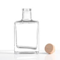China Glass Square Shape 750ml Whiskey Bottle with Decal Surface Handling for sale