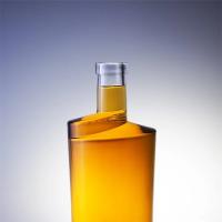 China 750ml Capacity Round Baijiu Bottle with Transparent Glass Material and Wooden Stopper for sale