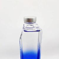 China 280ml Capacity Gradual Change Blue Square Glass Wine Bottle with Alumina Screw Cap for sale