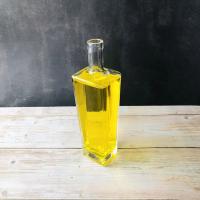 China Cosmetic Packing 750ml Capacity Glass Bottle for Alcohol Vodka Whisky Custom Branding for sale