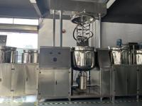 China SUS304 SUS316 Vacuum Mixer Homogenizer , Leakproof Cosmetic Manufacturing Machines for sale