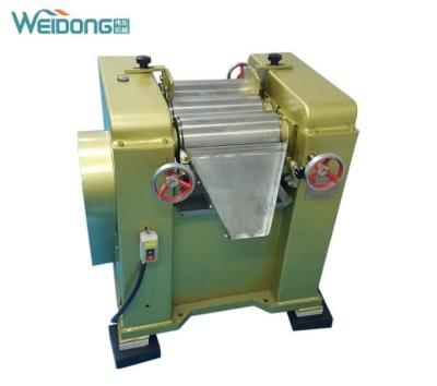 China Small Three Roll Cosmetic Grinding Machine Multifunctional For Laboratory for sale