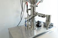 China Quantitative Paste Cosmetic Liquid Filling Machine Dual Purpose for sale
