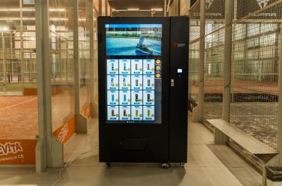 China 110V/220V-240V Snack Food Vending Machine With Cooling System 3-20C And High Capacity for sale