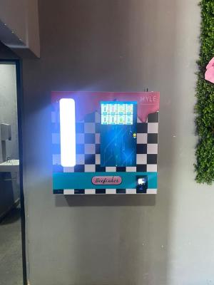 China Wall-Mounted Self Service Vending Machines For Apartment Complexes , Universities for sale