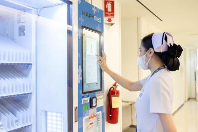 China Healthy Workforce Pharmacy Vending Machine For Workplaces Factories With Fast And Easy Access To Essential Medicines for sale
