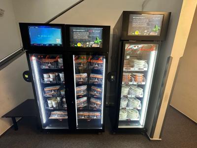 China Upgrade Your Vending Experience With Smart Fridge Vending Machine And Nayax Card Reader Free Spare Parts Included for sale