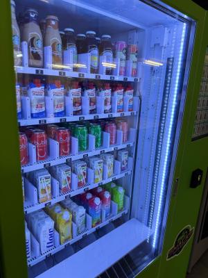China W1280mm*D830mm*H1930mm Self Service Vending Machines Dependable Refill Frequency And Weatherproof For High Traffic Areas for sale