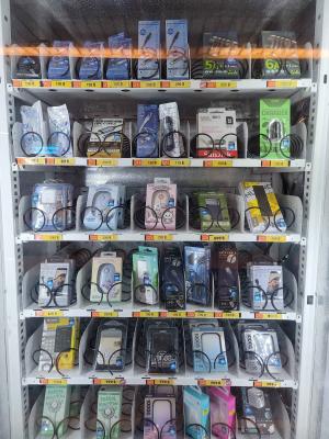 China Upgrade Electronics Vending Experience with Smart Vending Machine Power Bank Support for sale