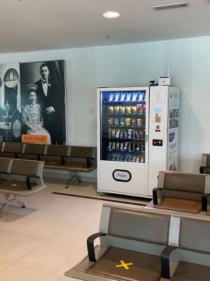 China 270 Capacity Snack And Drink Smart Vending Machines Support E - Wallet for sale
