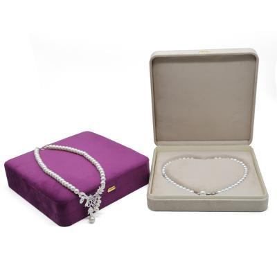 China Luxury Velvet Pearl Necklace Gold Buckle Rectangular Jewelry Box Customized Plastic Packaging Gift Box Ring  Mother's Day for sale