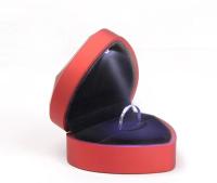 China Crown Luxury Customized Heart Shaped LED Light Jewelry Box with Velvet Lining for Valentine's Day-OEM Available for sale