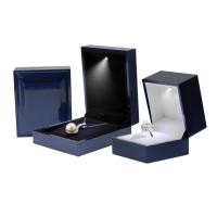 China Premium Emerald & Jewelry Packaging Factory Wholesale Luxury Square Plastic Box with LED Light & Custom Logo for sale