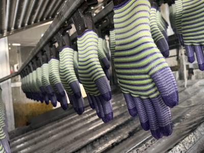 China Fully Automatic Gloves Dipping Line 3000 Pairs/H Glove Dipping Machine for sale
