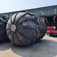 China Oil-Resistant Durable Foam Filled Pneumatic Rubber Cylindrical Fender for Ship Terminal Applications with CCS Certification for sale
