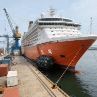 China High Performance Floating Marine Fender Thick Rubber Material for Dock and Port Impact Protection for sale
