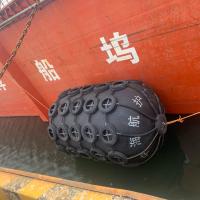 China Factory Wholesale Cylindrical Marine Rubber Fender Anti-aging Wear-resistant Features for Vessel Berthing Mooring Customized for sale