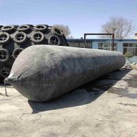 China High Density Rubber Cylindrical Dock Fenders with Shock Absorption for Cargo Vessels 0.8-2.0m Black for sale