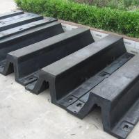 China High Performance D-Type Solid Rubber Fender Easy-Install Marine Supplies for Boats for sale