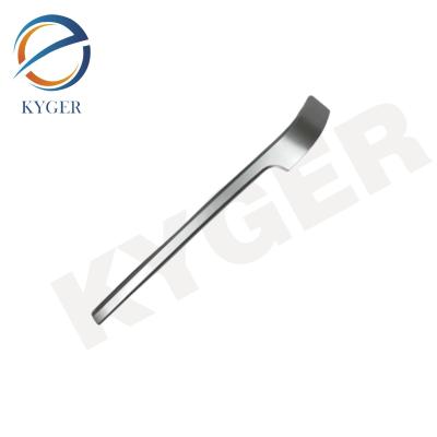 China KYGER Rear Bumper Moulding LR087227 for Land Rover Range Rover L405 2013-2017 Silver for sale