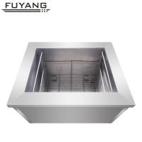 China Casters Large Industrial Ultrasonic Cleaner Stainless Steel Single Tank 560L for sale