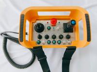 China Wired And Wireless Integrated Remote Control For Lifting Mounting Bracket for sale