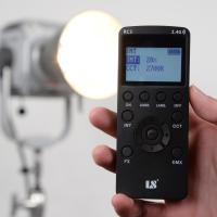 China 2.4G Wireless Remote Control Photographic Accessories RC3 for sale