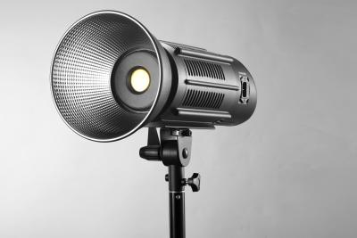 China 150W Daylight Balanced LED Video Lights LS FOCUS 150D Compact Photo Light With Reflector for sale
