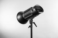 China Cri 95 Compact 200w Photo Studio LED Video Lights Daylight Balanced Bowen Mount With Reflector for sale