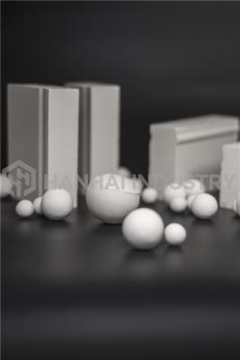 China 92% 60mm Alumina Ceramic Lining Suitable For Tunnel Kiln White Color for sale